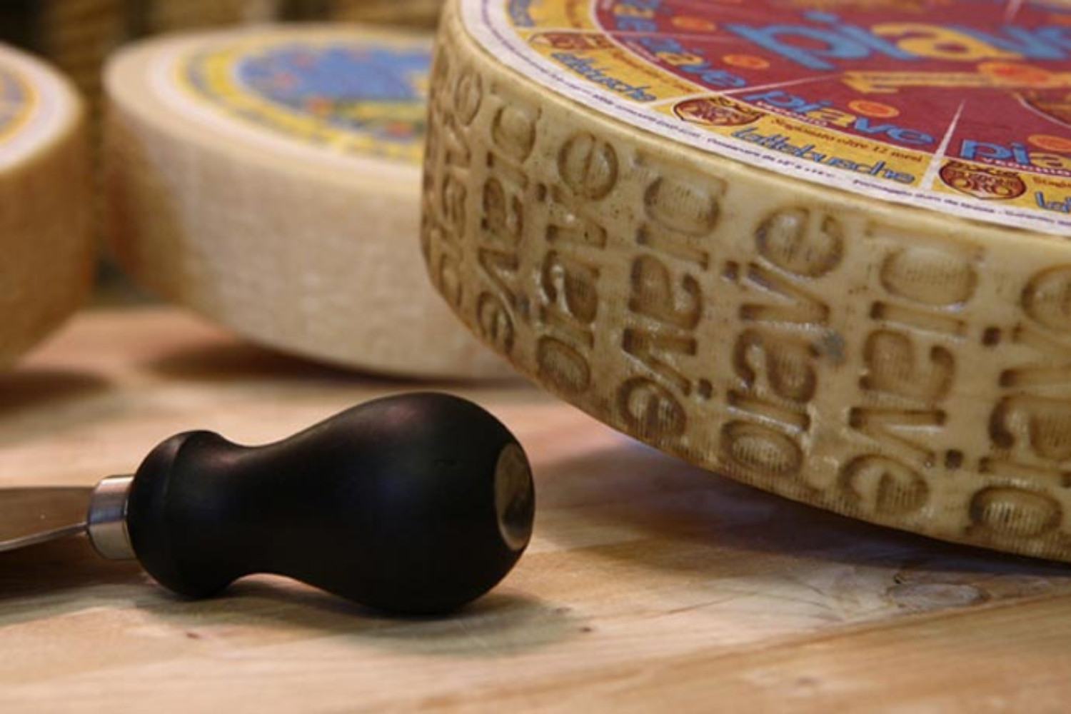 How is Piave cheese made? | MaMaBlip